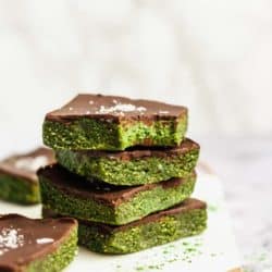No-Bake Matcha Protein Bars (Vegan + Gluten-Free!) - Hummusapien