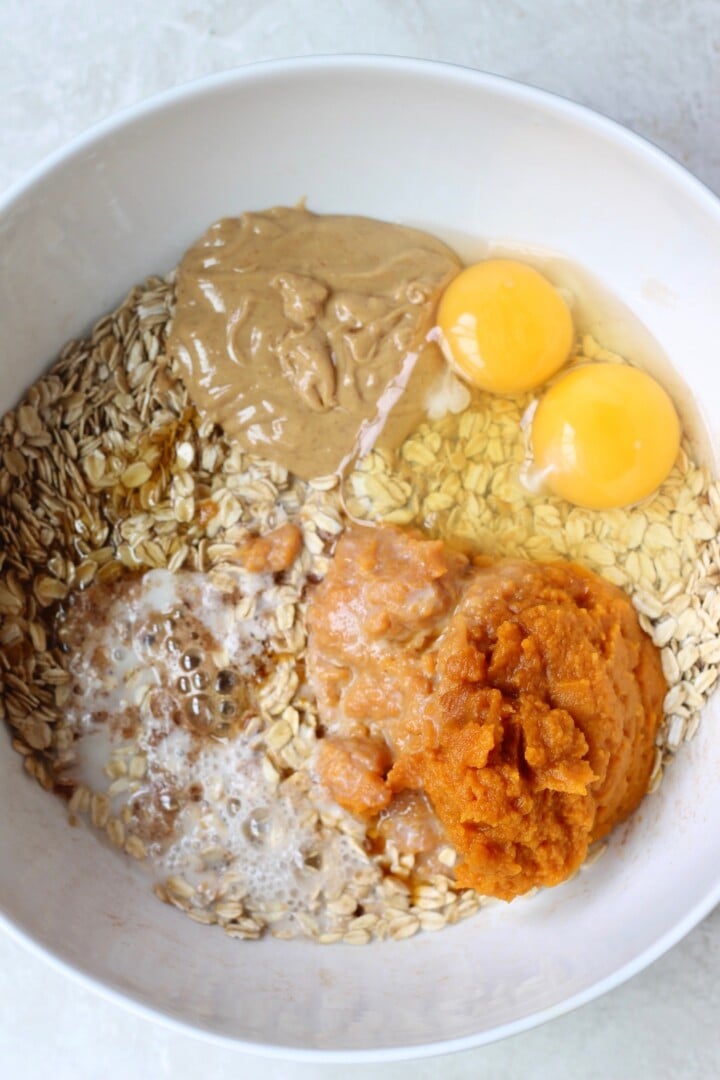 Nourishing Pumpkin Baked Oatmeal (1-Bowl!)- Hummusapien