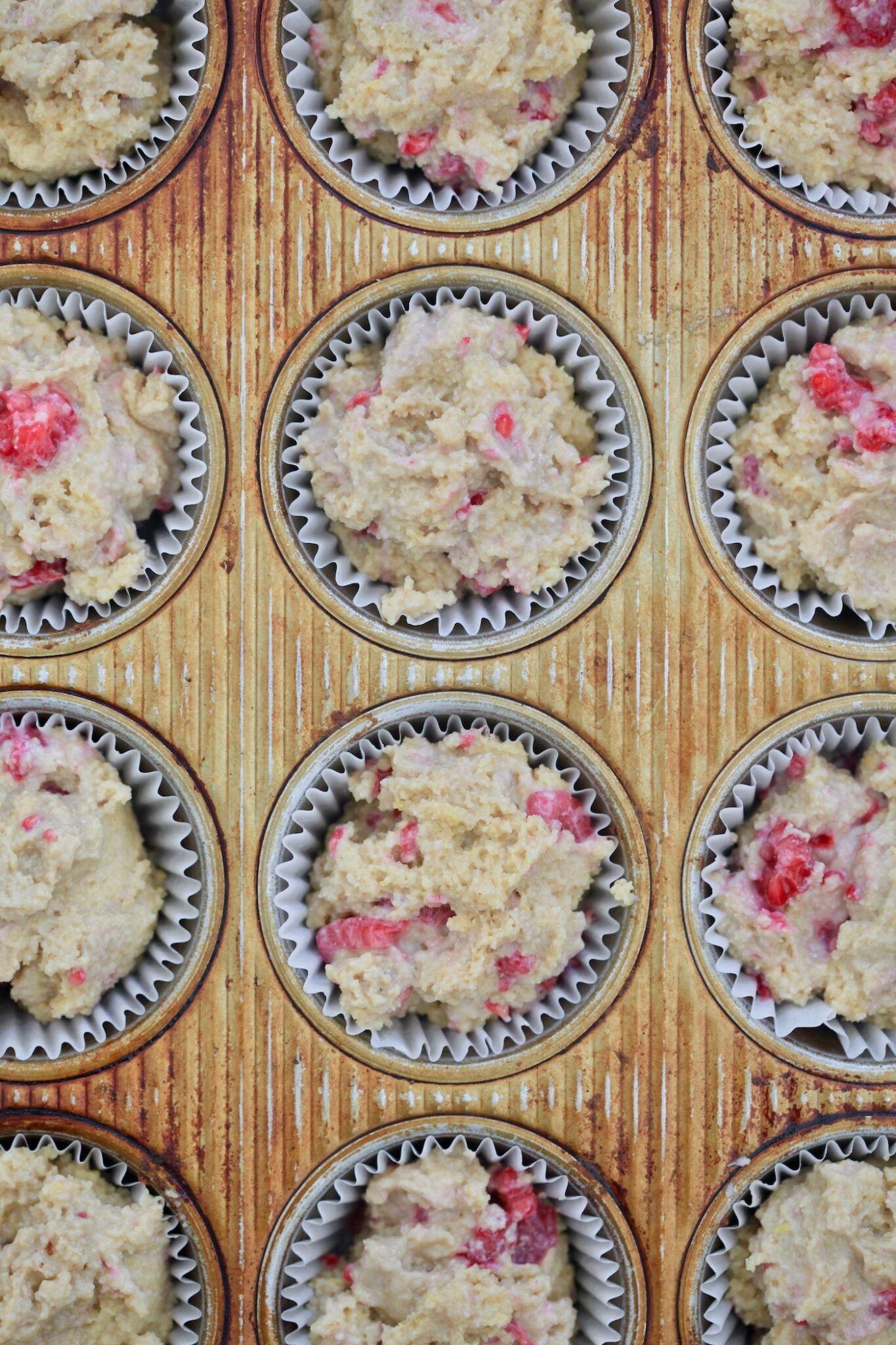 Healthy Raspberry Muffins with Greek Yogurt - Hummusapien